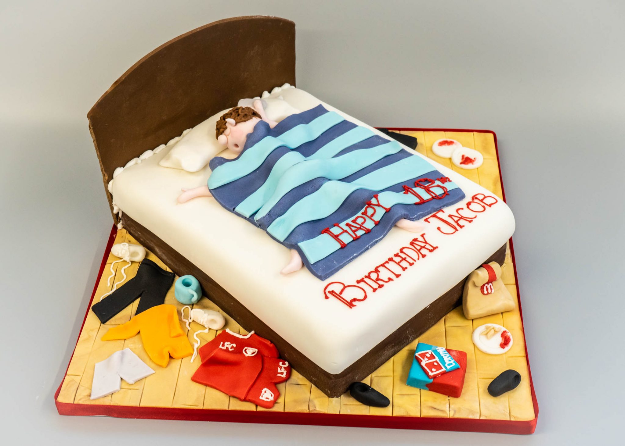 Shaped Novelty Cakes - Regency Cakes